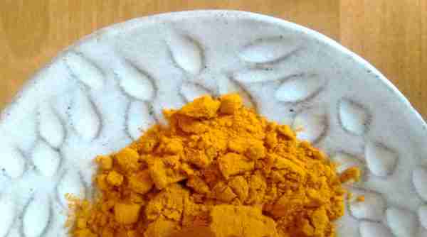 How To Make Turmeric Coconut Oil Toothpaste In 3 Easy Steps - One Mum ...
